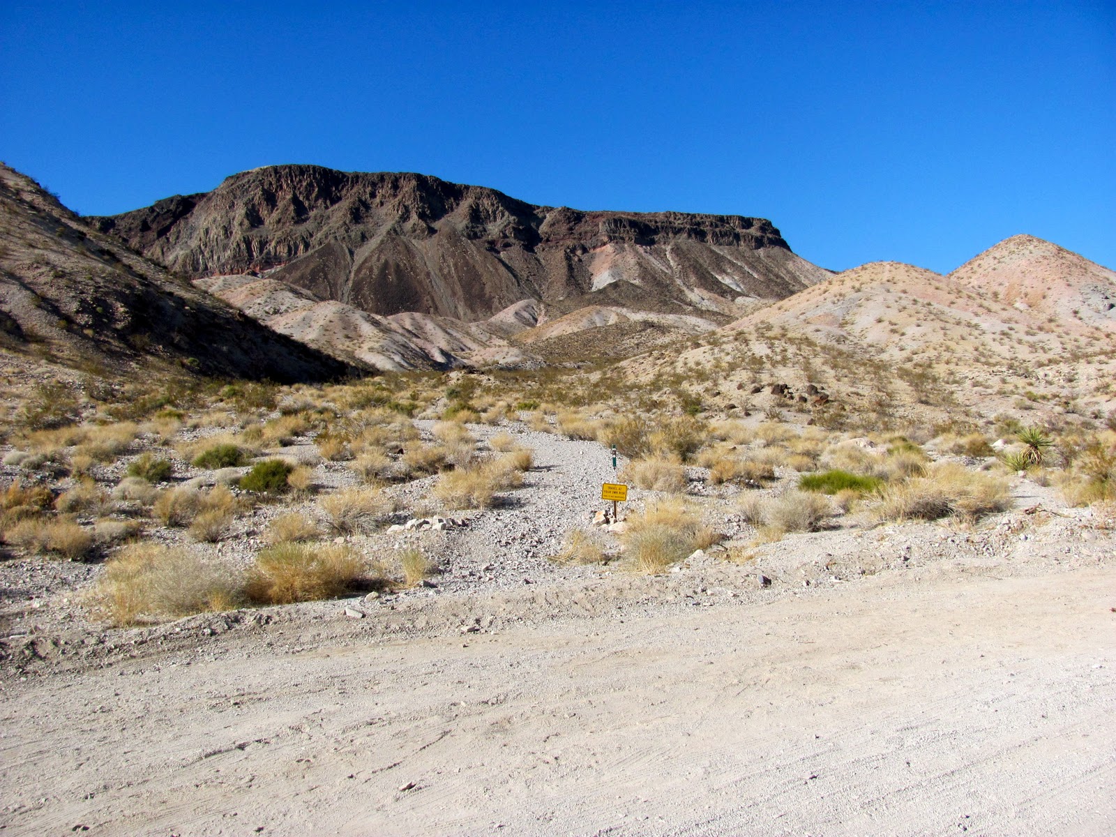 America by RV: Hiking Bowl of Fire and Fortification Hill