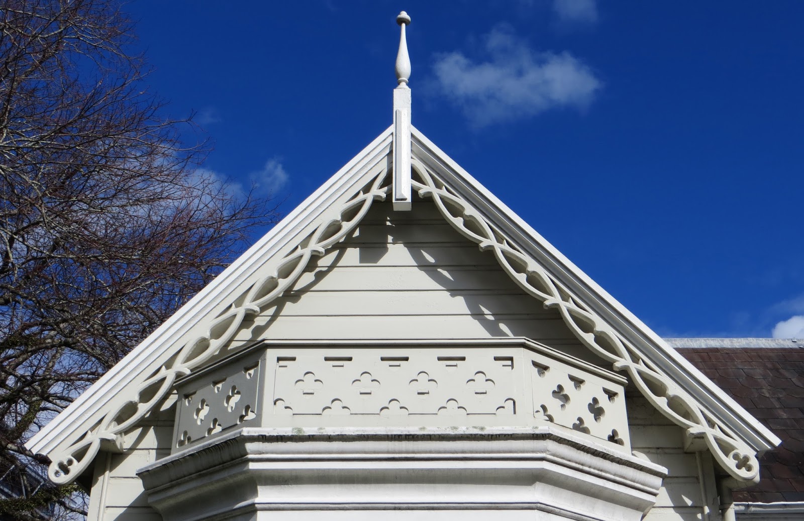 sconzani: Auckland architecture: decorated gable ends