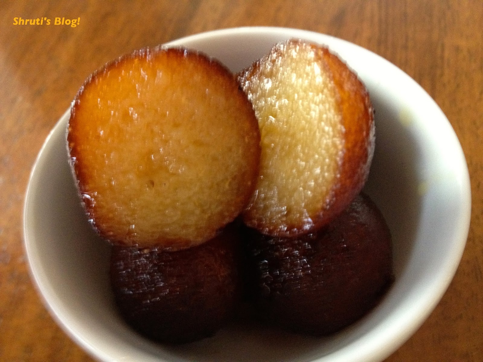 Shruti's Blog: The dog, the cardamom and the gulab jamuns!