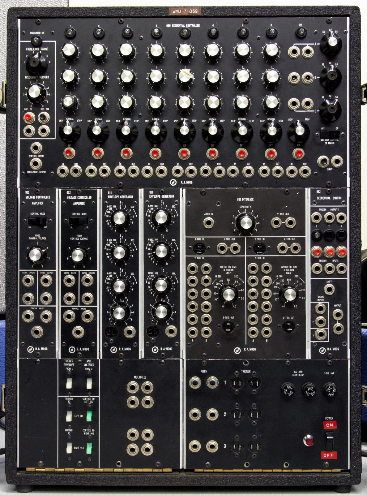 MATRIXSYNTH: Vintage 1968-1980s Moog Modular Synthesizer - 4 Suit Case ...