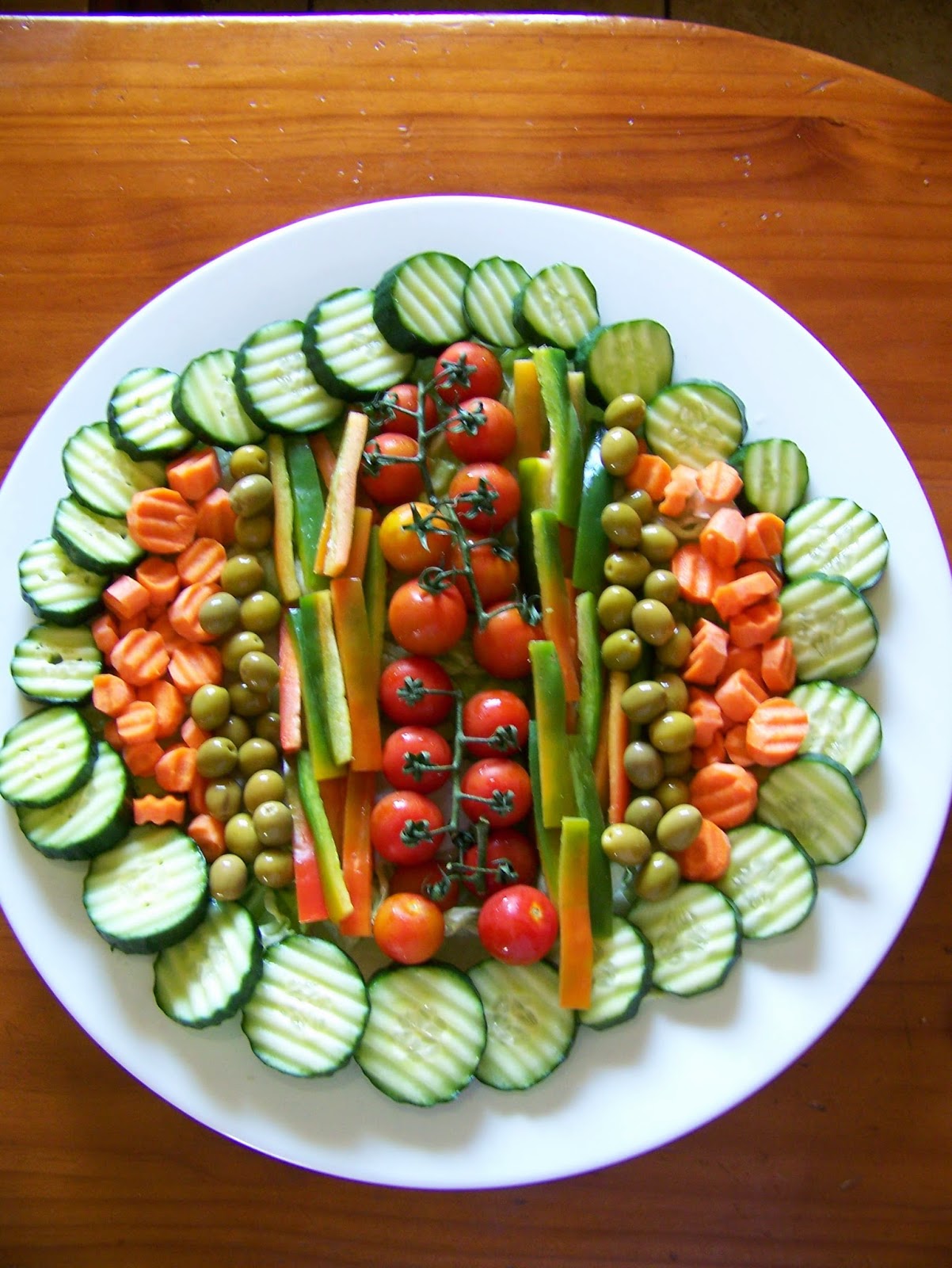 A Pretty Talent Blog: Arranging a Salad Platter