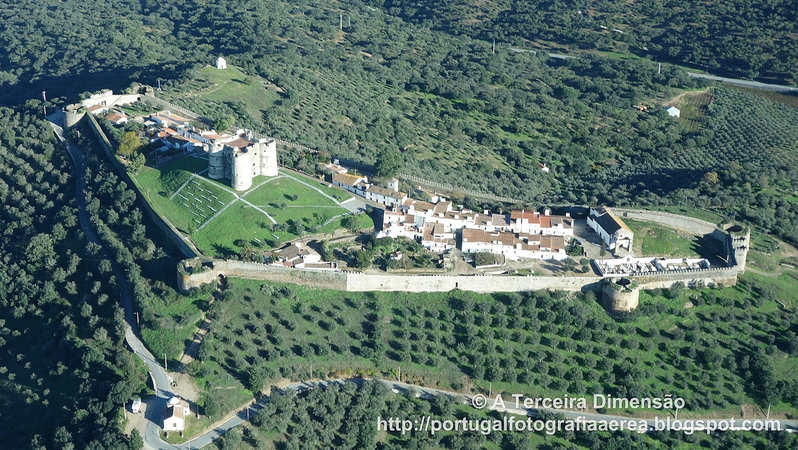 A Terceira Dimensão: Evoramonte (Évora Monte)