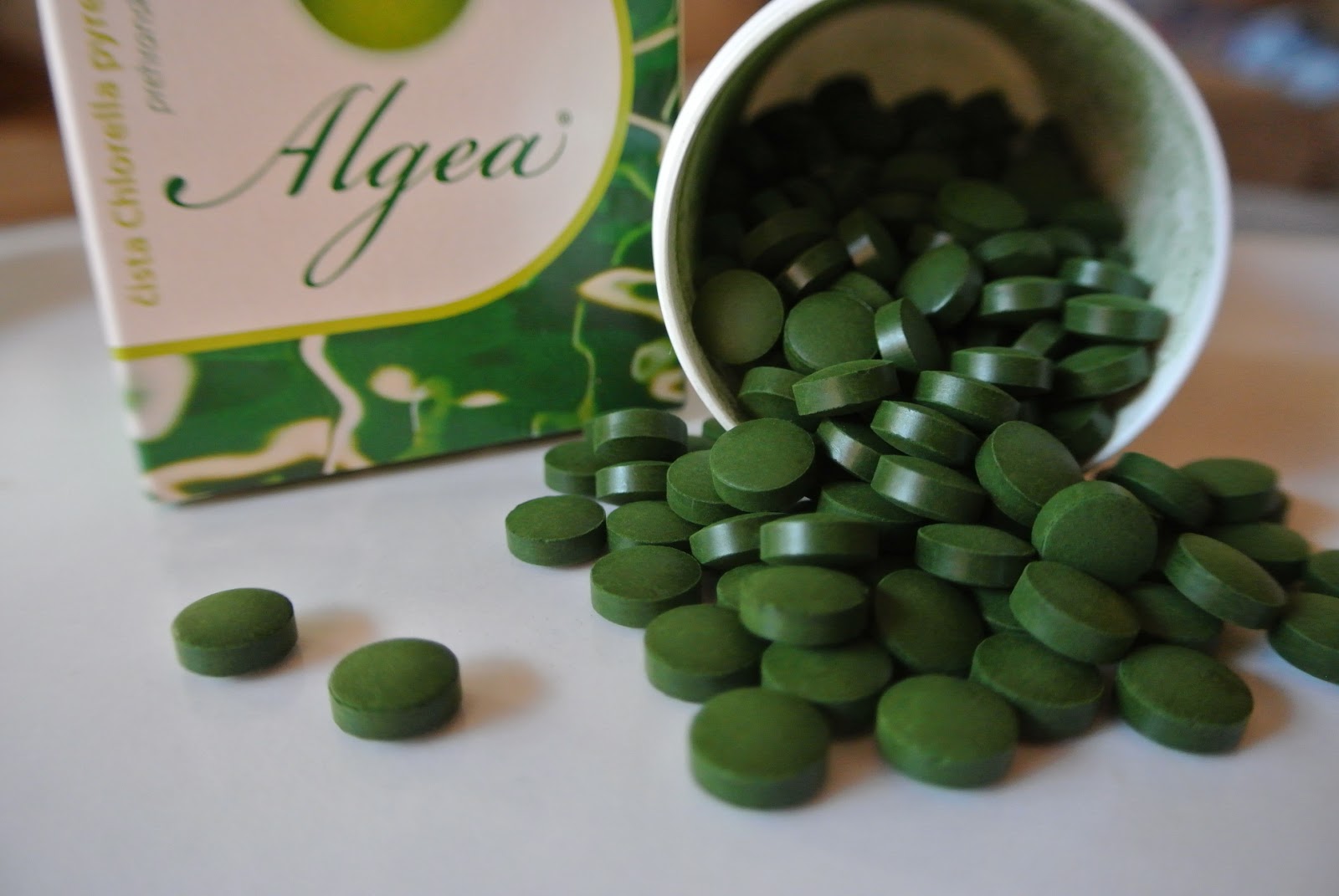 niti za srečo: Zelena, zelene reči, zelene alge, Algea