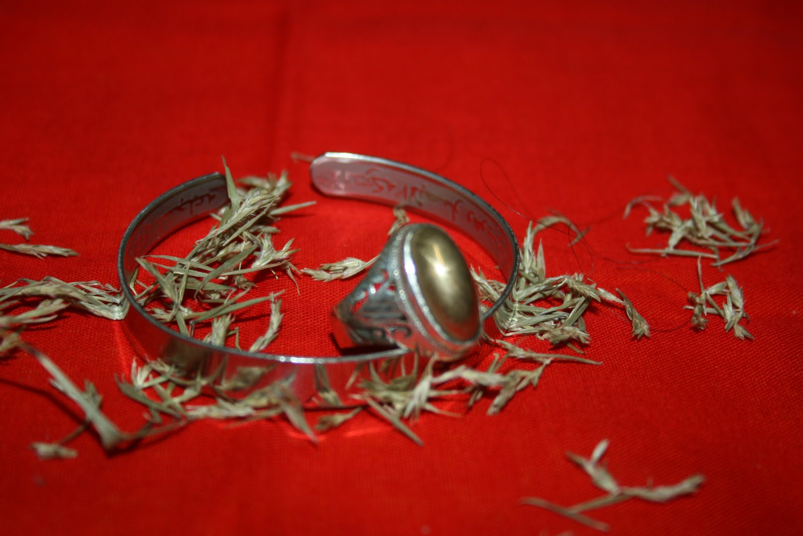 MISTIK ALAM BUNIAN: Besi Kuningan Asli