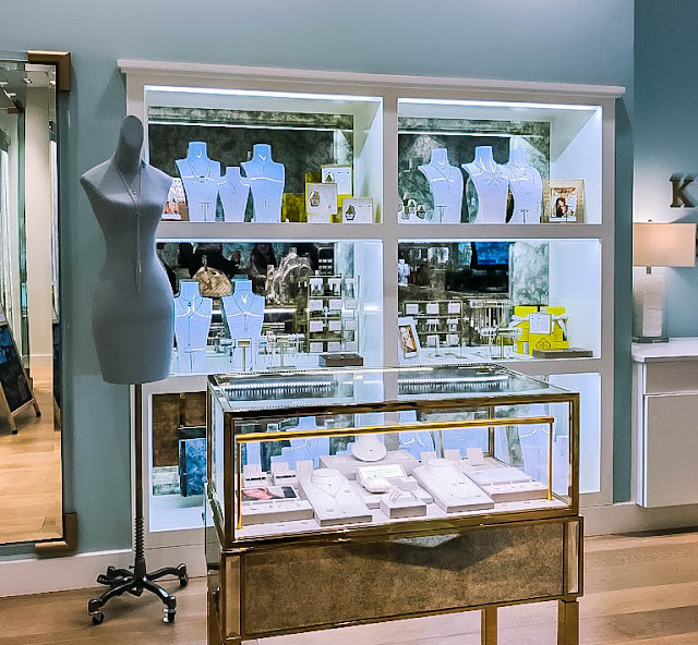 Jetsettin Daisy: Customizing Jewelry at Kendra Scott