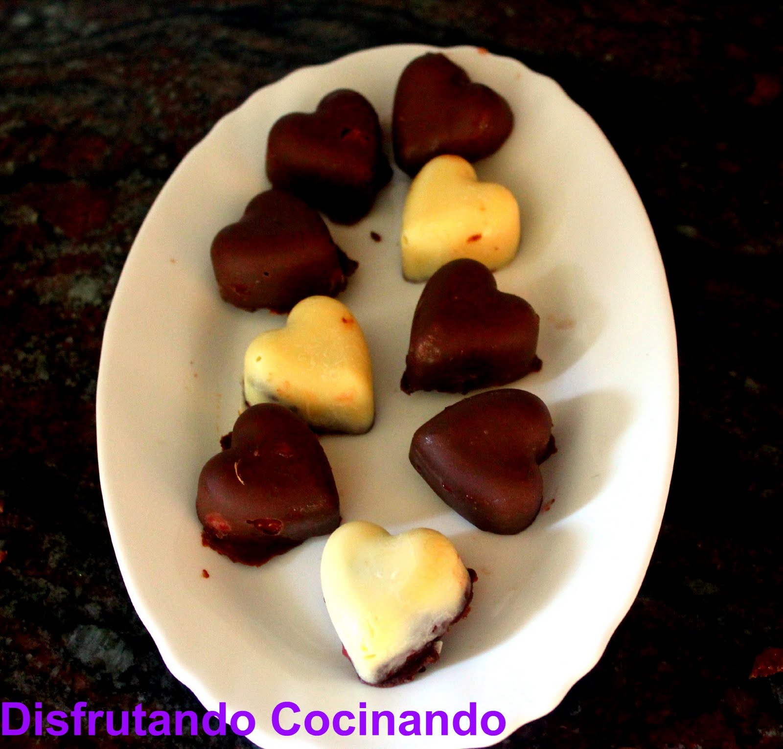 Bombones corazón de dos chocolates