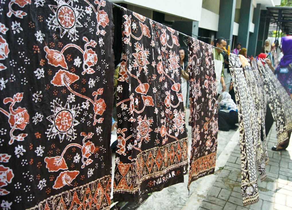 Keajaiban Warna Alam Batik Indonesia