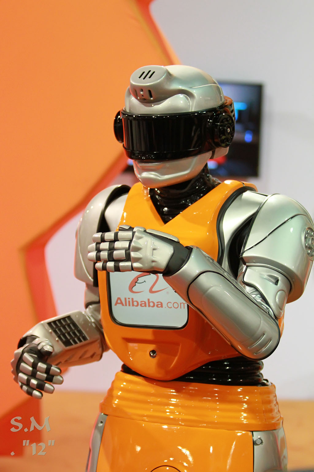 SeanMaye.Net: CES Las Vegas 2012 "Day 1"::::Robots, Headphones, Audi ...