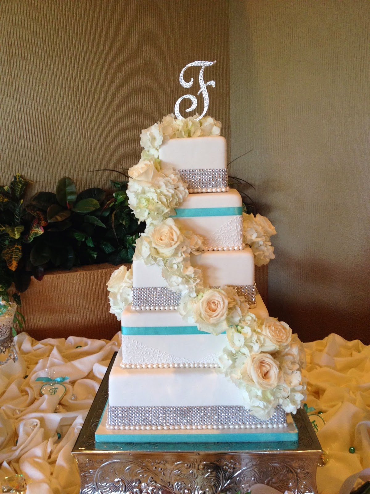 Sugar Chef: TIFFANY BLUE & BLING WEDDING CAKE