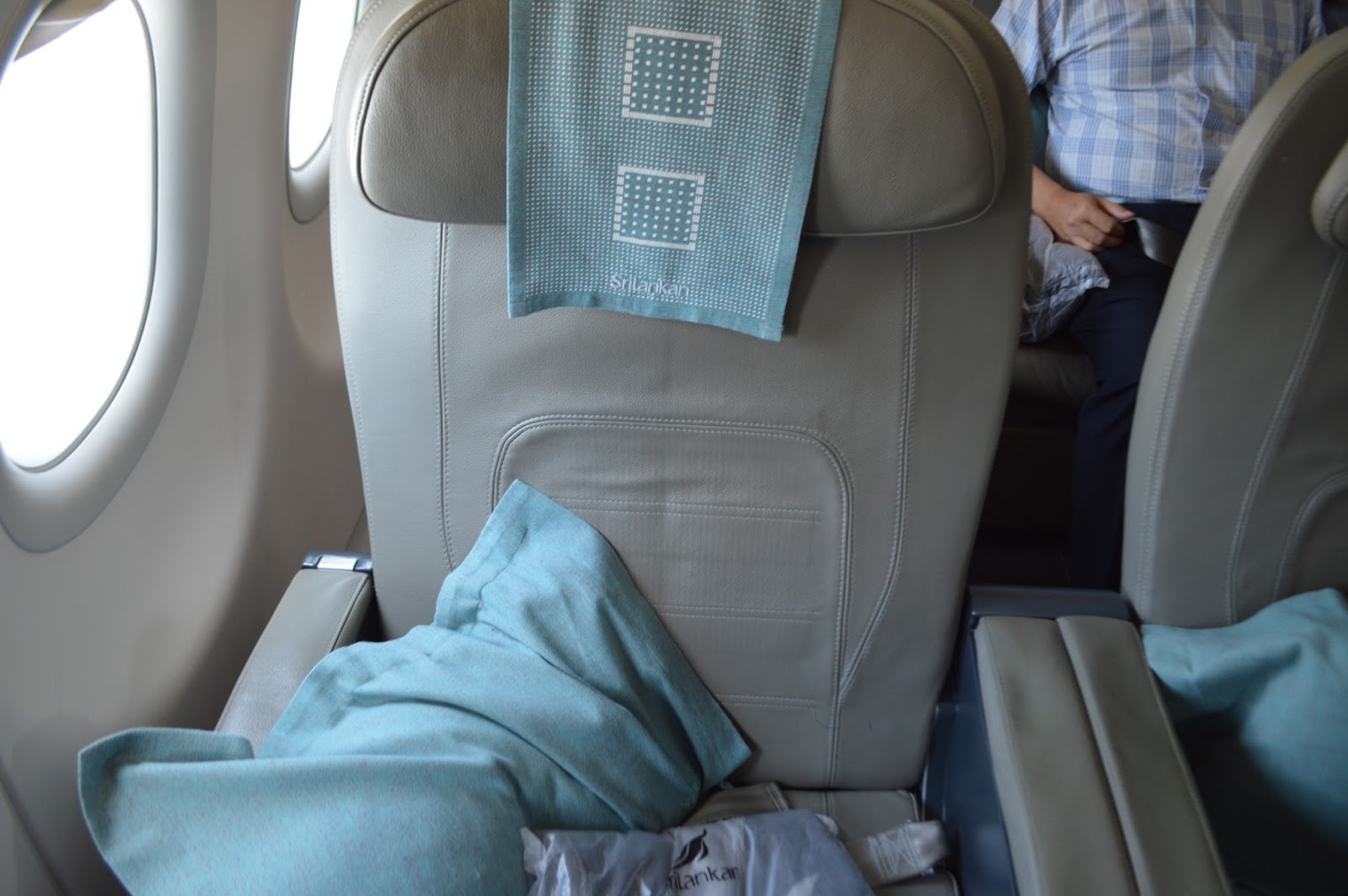 Sri Lankan Airlines Airbus A321 Business Class : Colombo to Singapore UL308