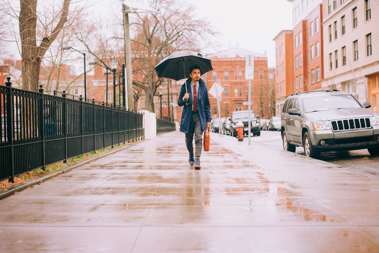 SESSIONS WITH LEE REYES.