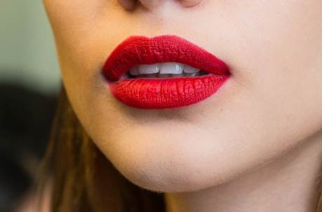 Nuante cool de RUJ care se poarta in Vara lui 2018. De la rosu rusesc ...