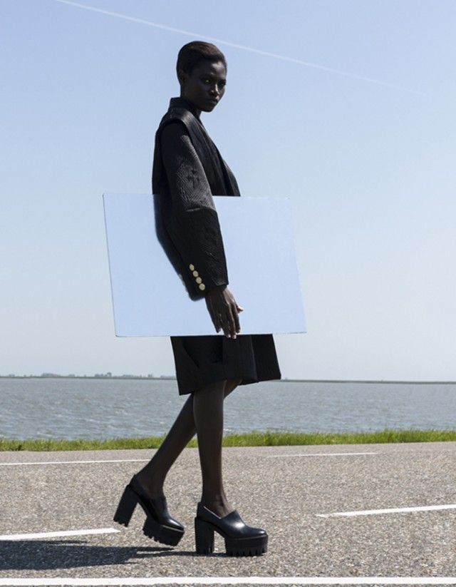 VISUAL ANALYSIS OF FASHION PHOTOGRAPHY I ADMIRE BY VIVIANE SASSEN