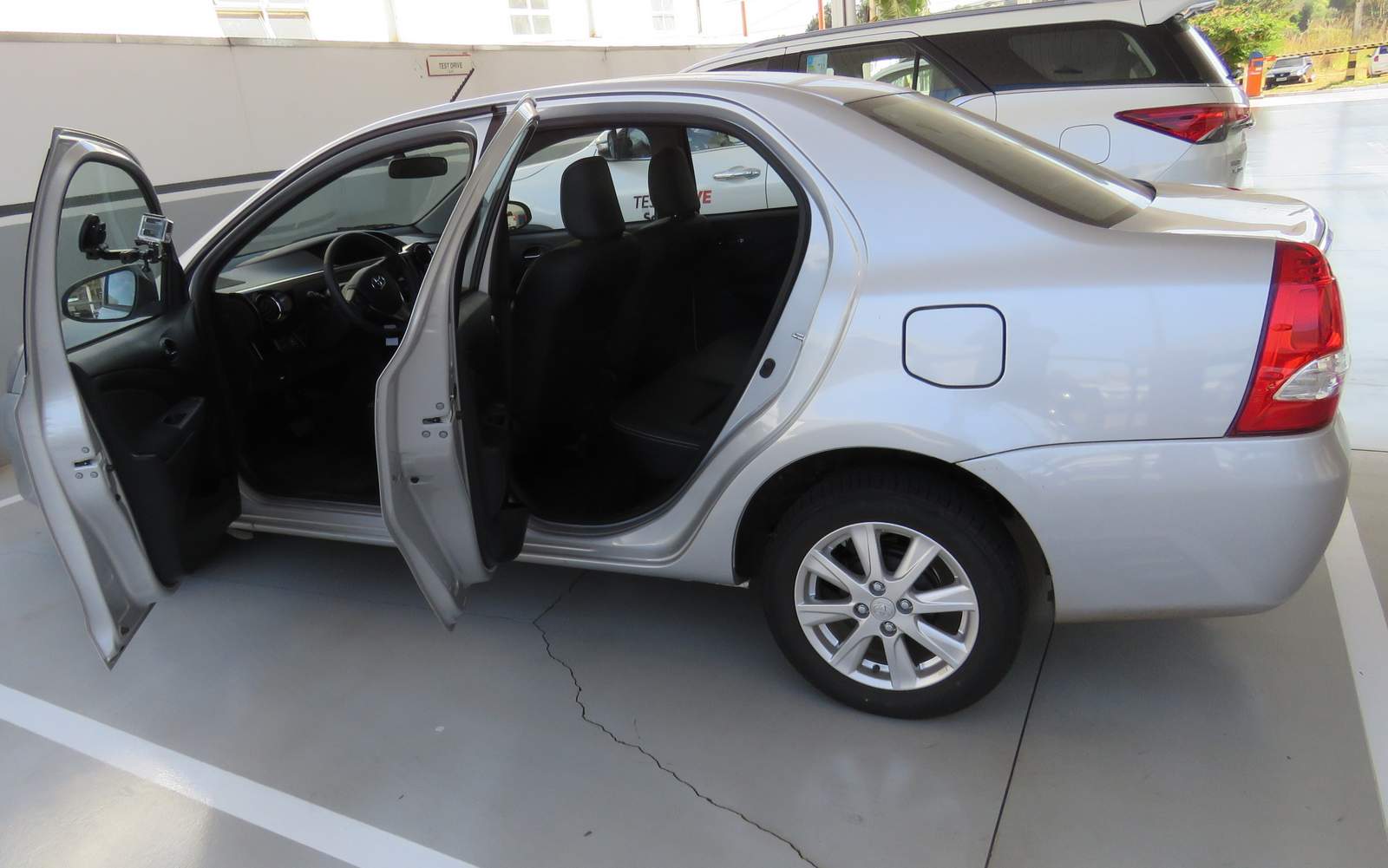 Toyota Etios: câmbio automático agrada e turbina vendas