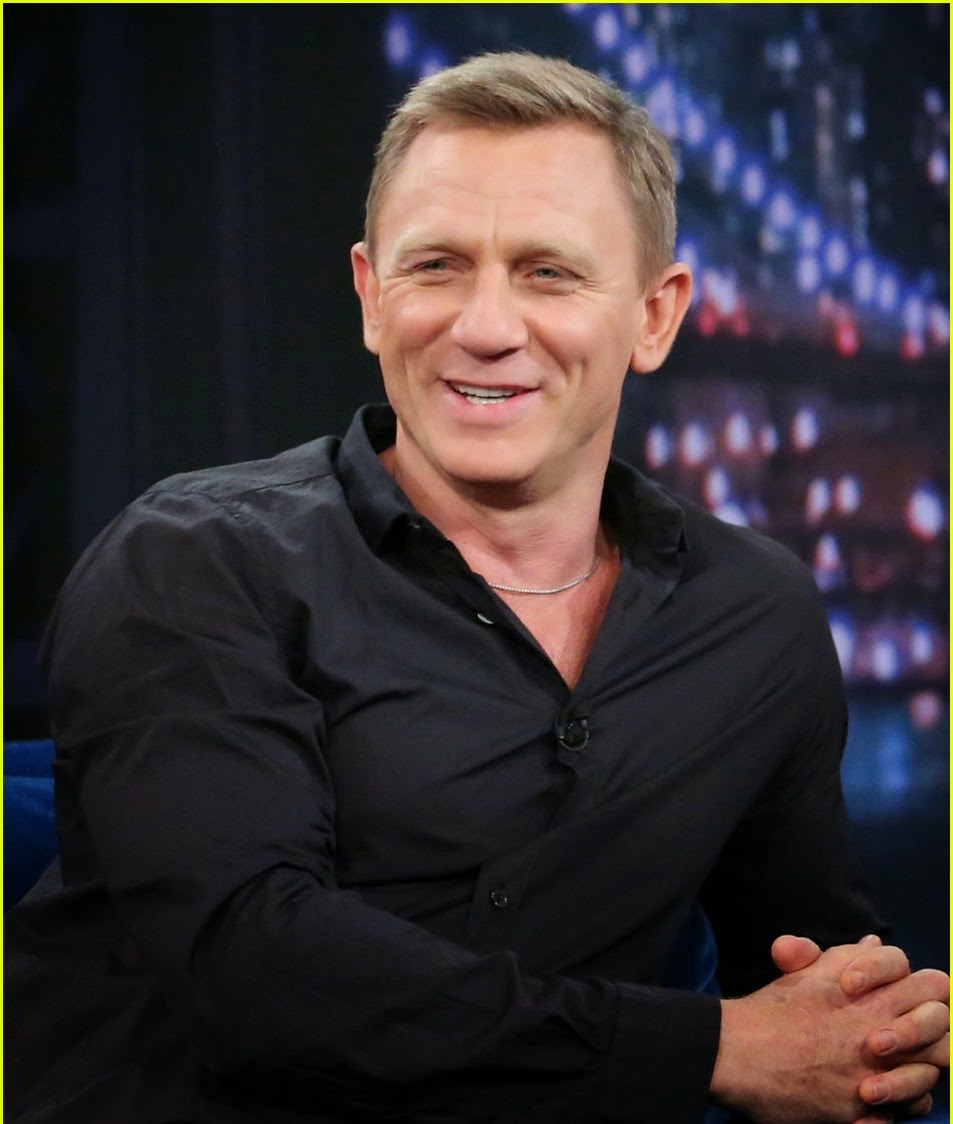 British Actor Daniel Craig James bond Images