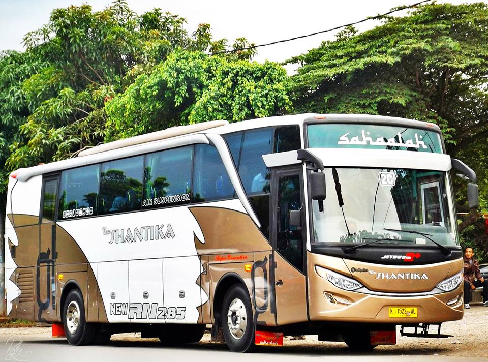 New Shantika - Bus Indonesia