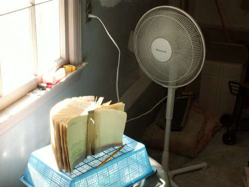 Awakening Ynnead: Frequent Internet Spelling Mistakes: Pour vs. Pore