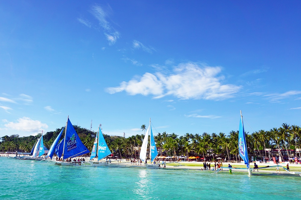 Boracay Island: Paraw Sailing - The Daily Posh | A lifestyle and travel ...