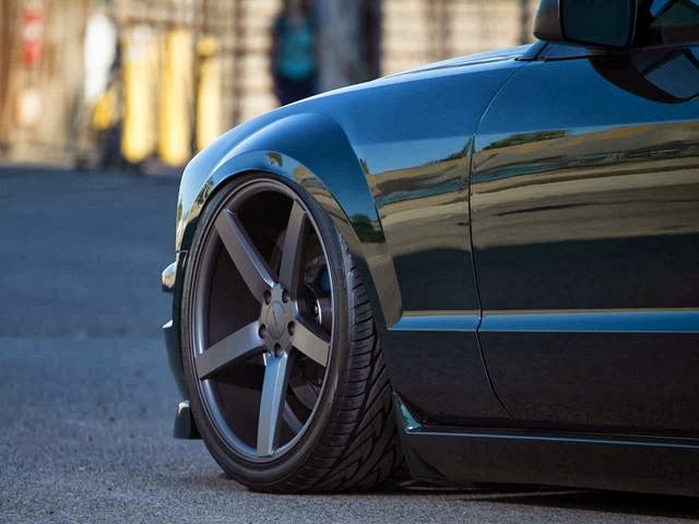 Mustang Bullitt и Ronaele 550R от Vossen