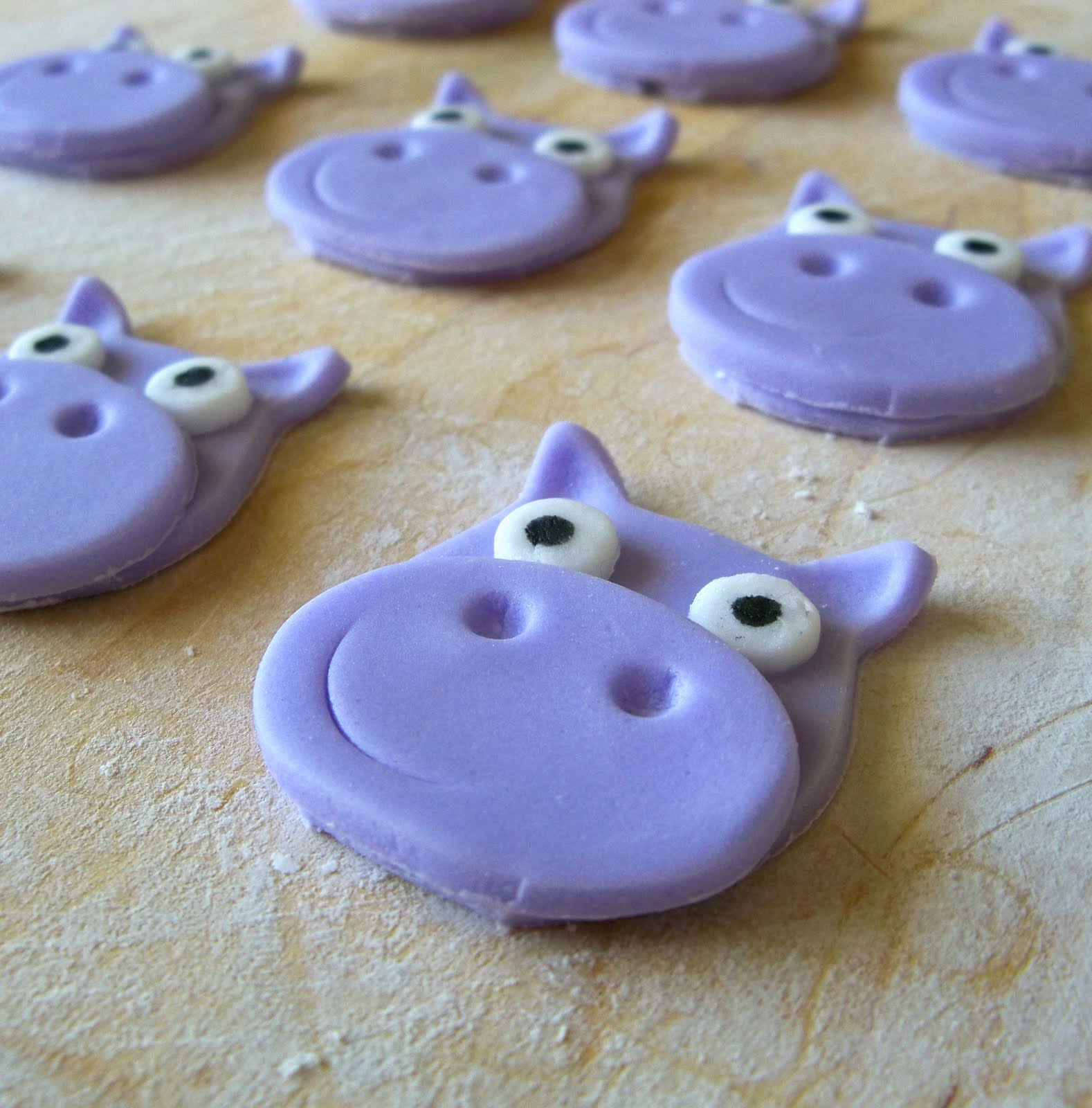 Libby's Cupcakes Etc: Hippos