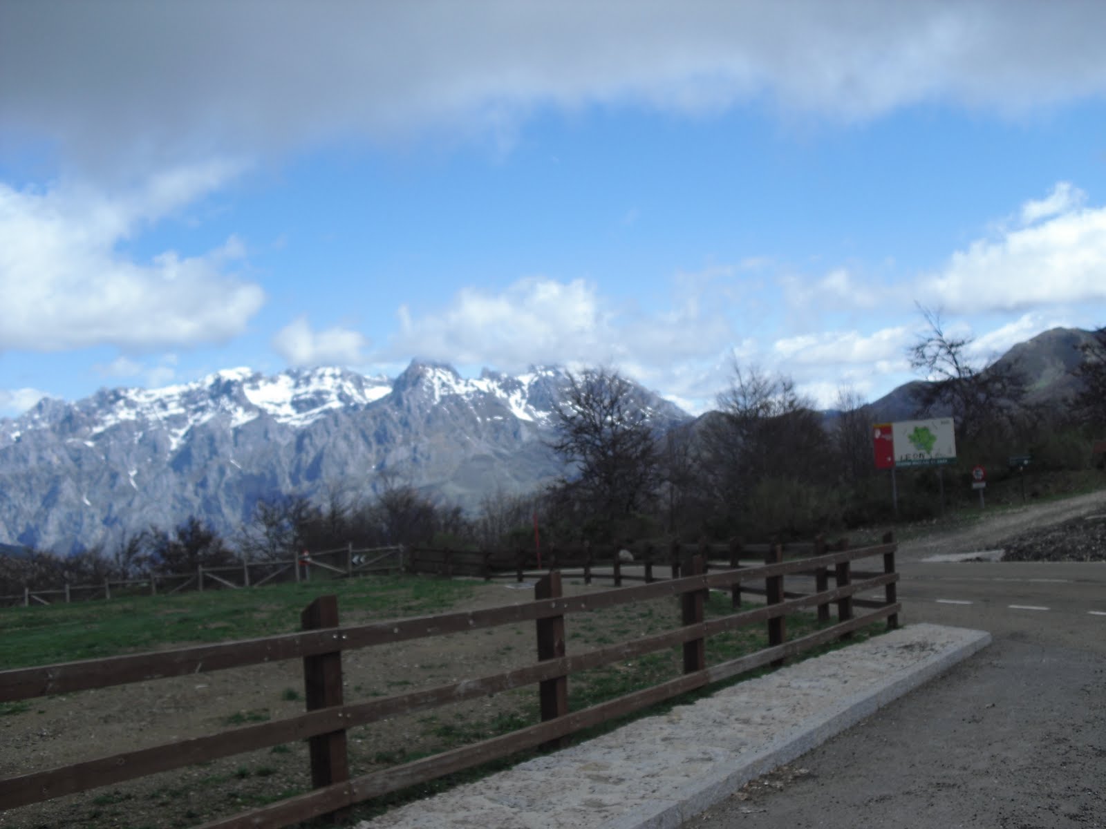 Paisajes de montaña: Valle de Valdeón.Posada de Valdeón