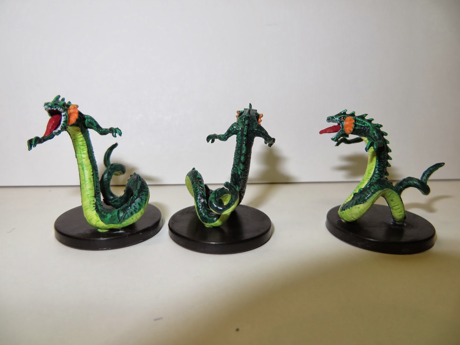 Real Minis: Pathfinder Battles wizkids Legends of Golarian in hand review