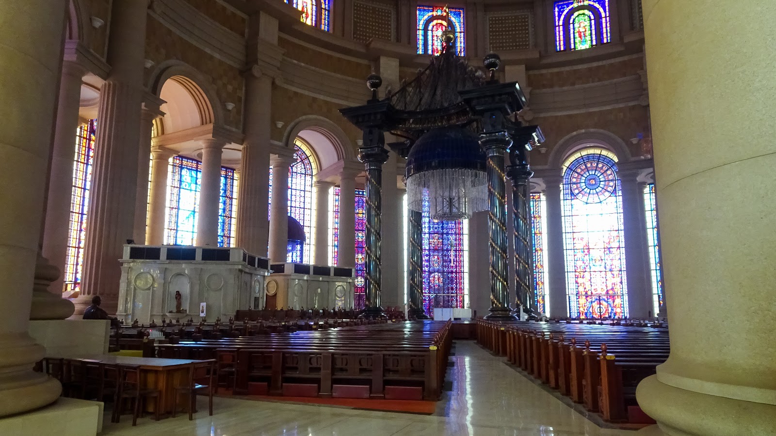 Ivory Coast - Visit the world's largest church - Sven's Travel Venues