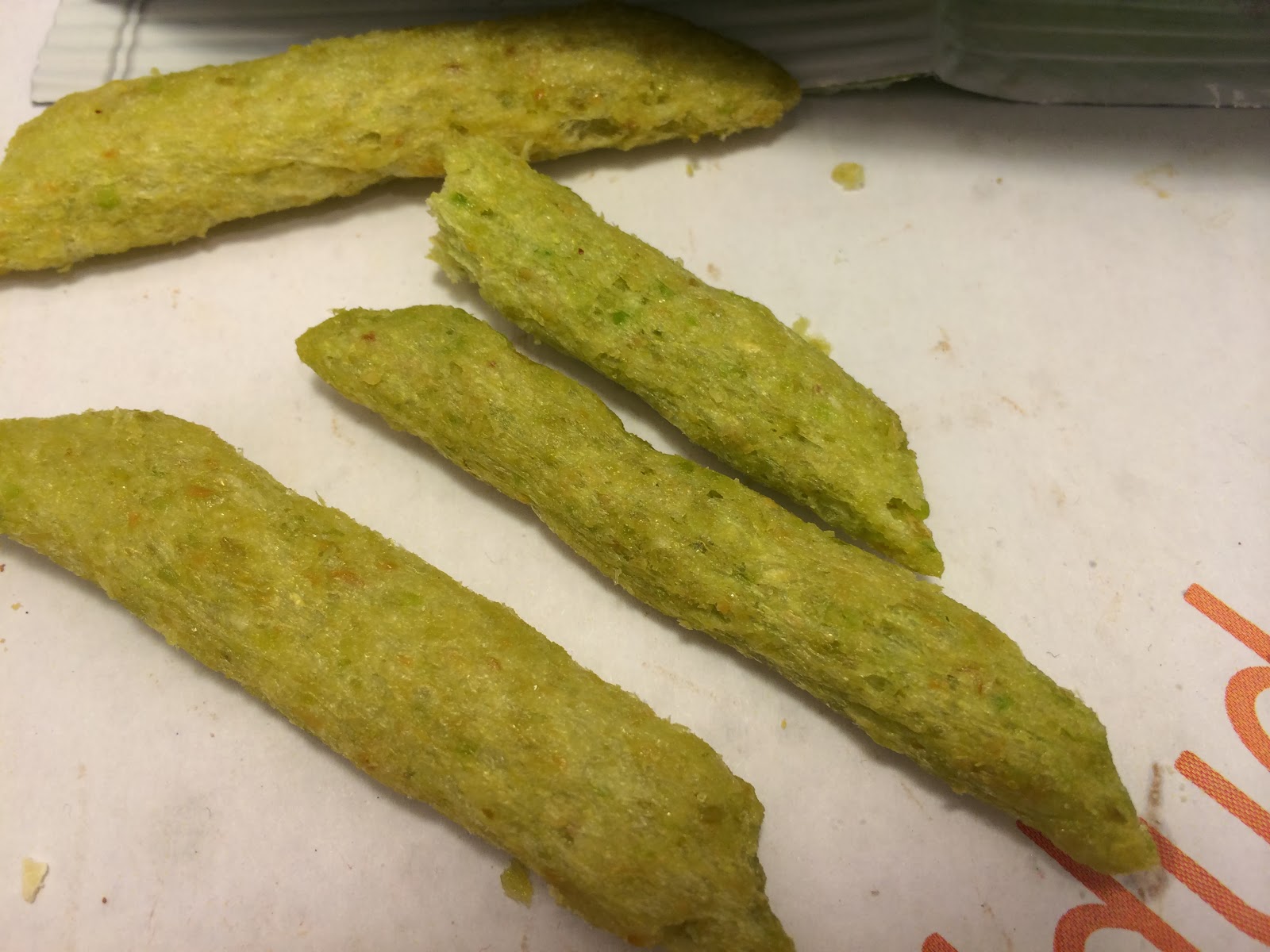 Crazy Food Dude: Review: Harvest Snaps Lightly Salted Snapea Crisps