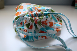 Nicole at Home: Tutorial: Double-drawstring bag