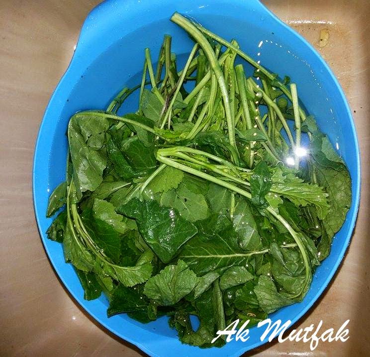 Ülkemizden ve Uzak Doğudan Nefis Yemek Tarifleri: Hardal Otu Salatası