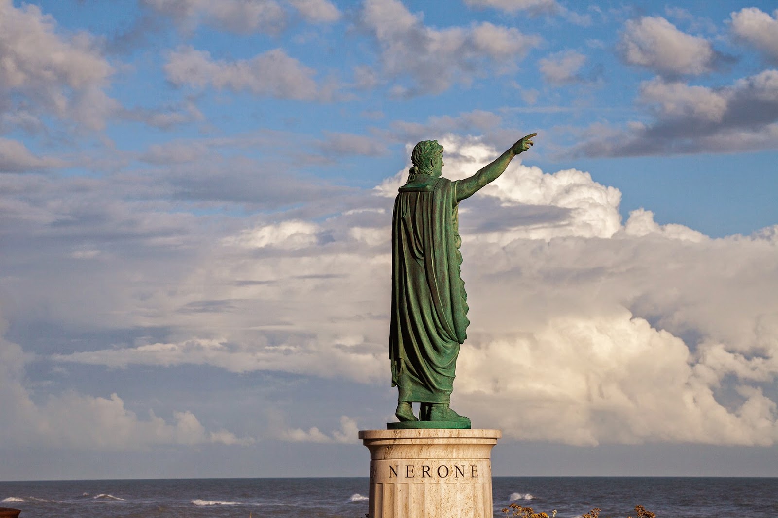 Almacén de clásicas: NERÓN A DEBATE