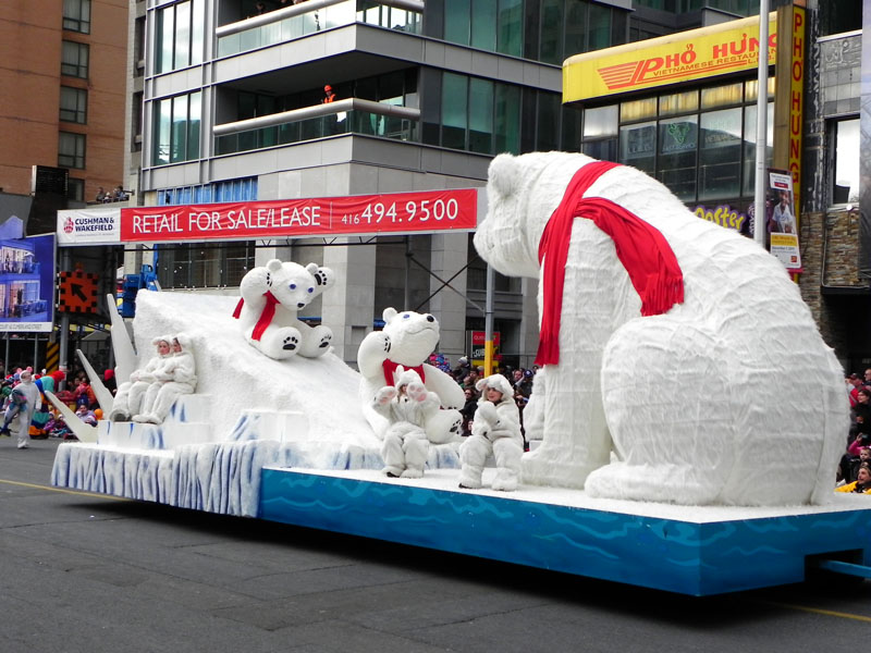 Random Thoughts...: Toronto Santa Clause Parade 2011