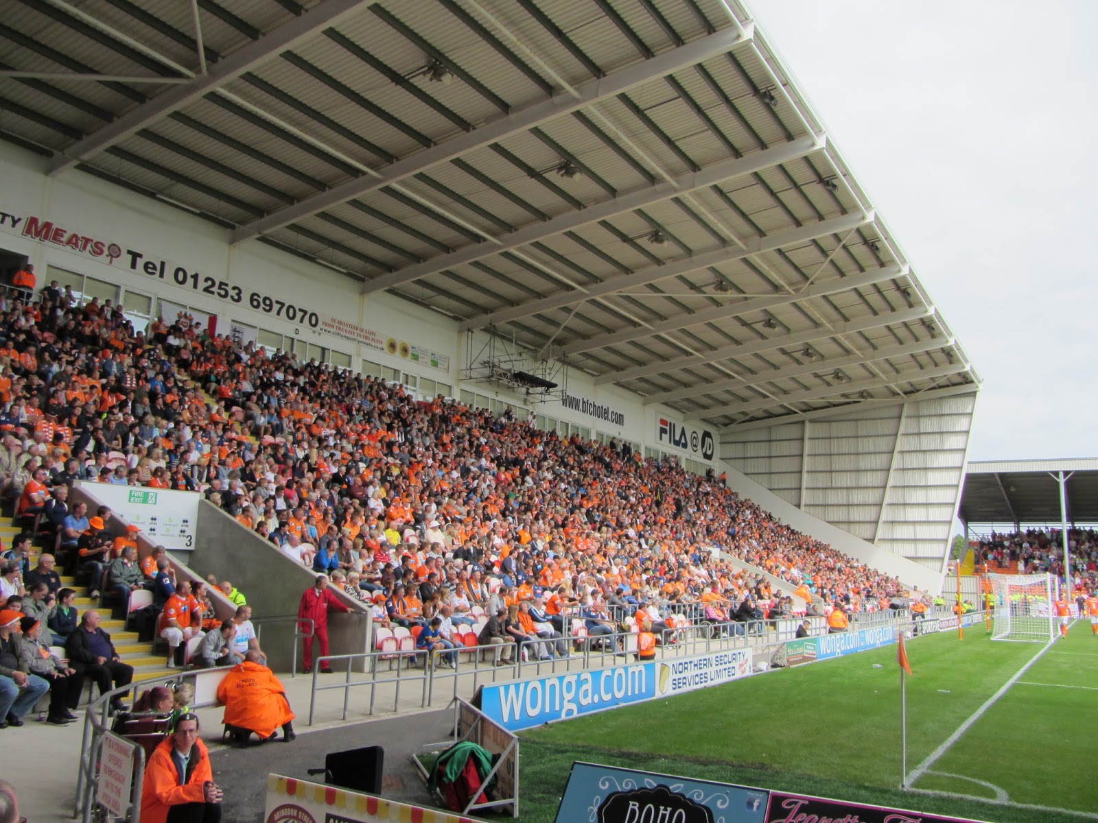 Groundhopper United: Ground #129 - Bloomfield Road