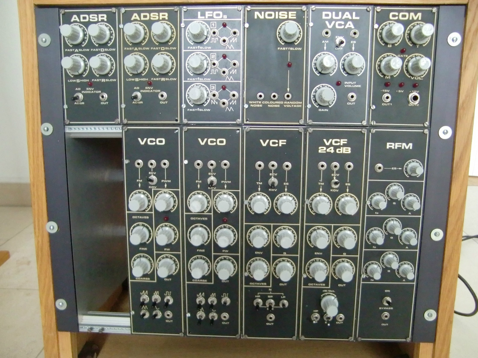 MATRIXSYNTH: Elektor Formant Analog Synthesizer with Keyboard