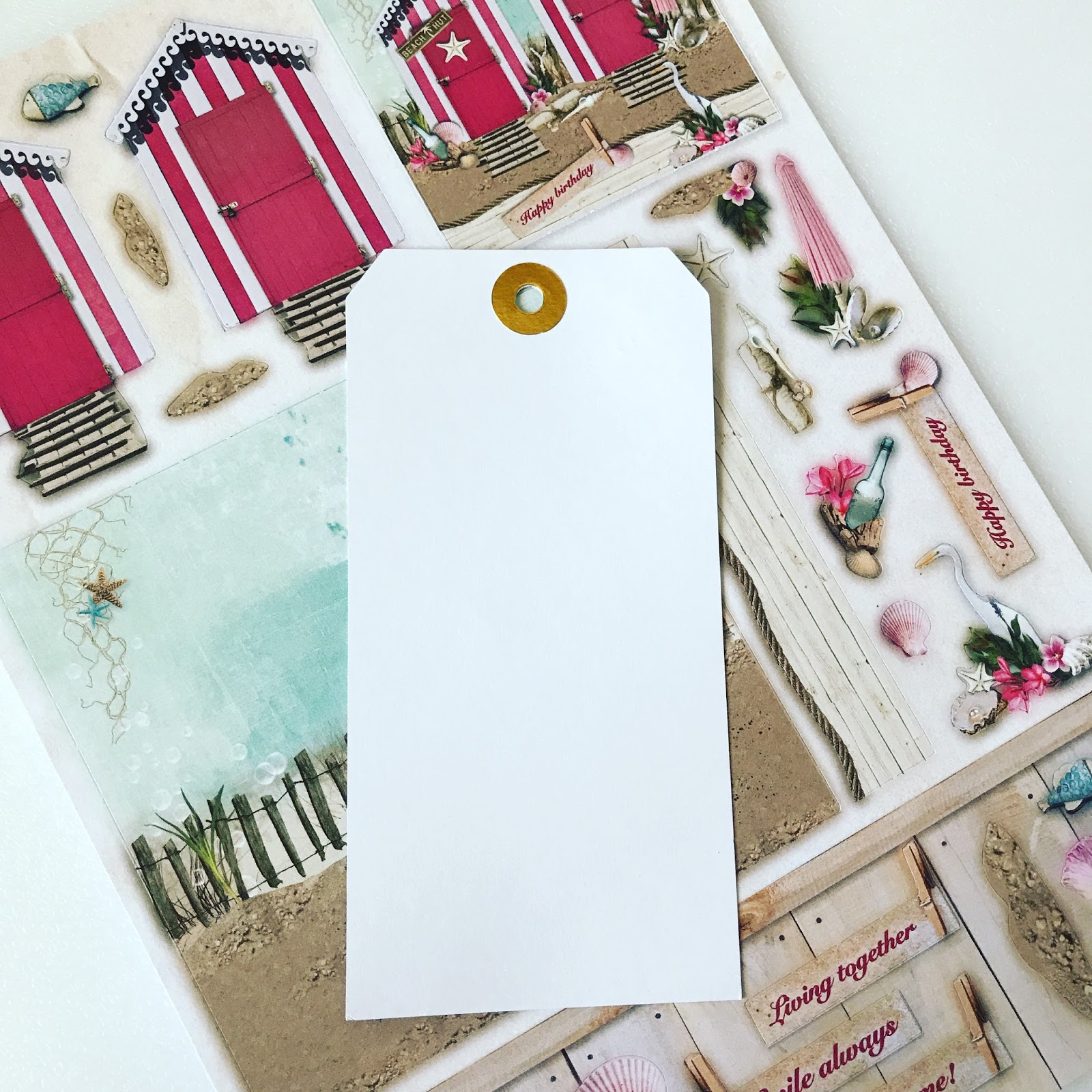 The Artsy Fox: Beach Themed Easy Tag Tutorial