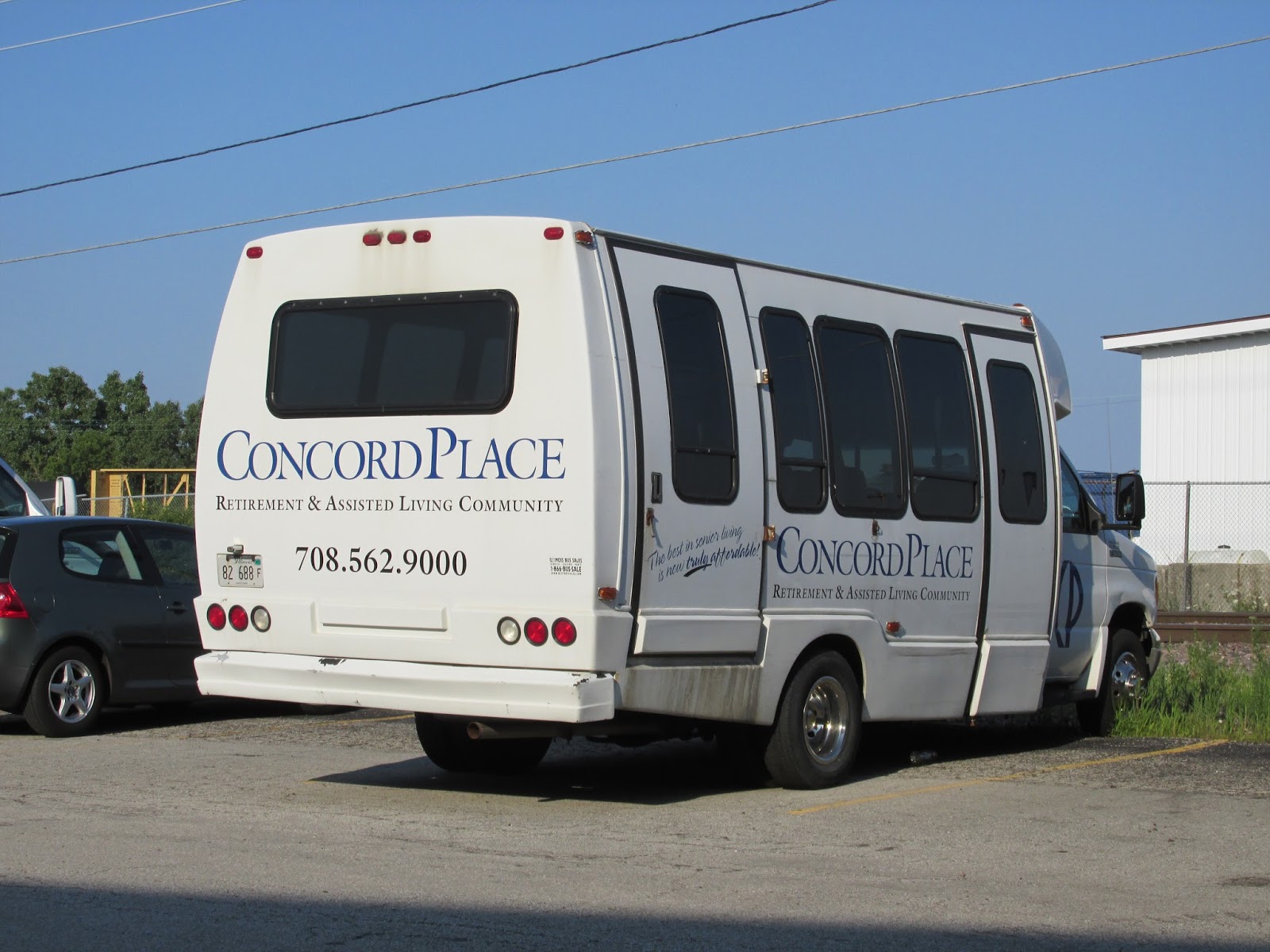 Eddie's Rail Fan Page: Concord Place Ford paratransit mini shuttle bus ...