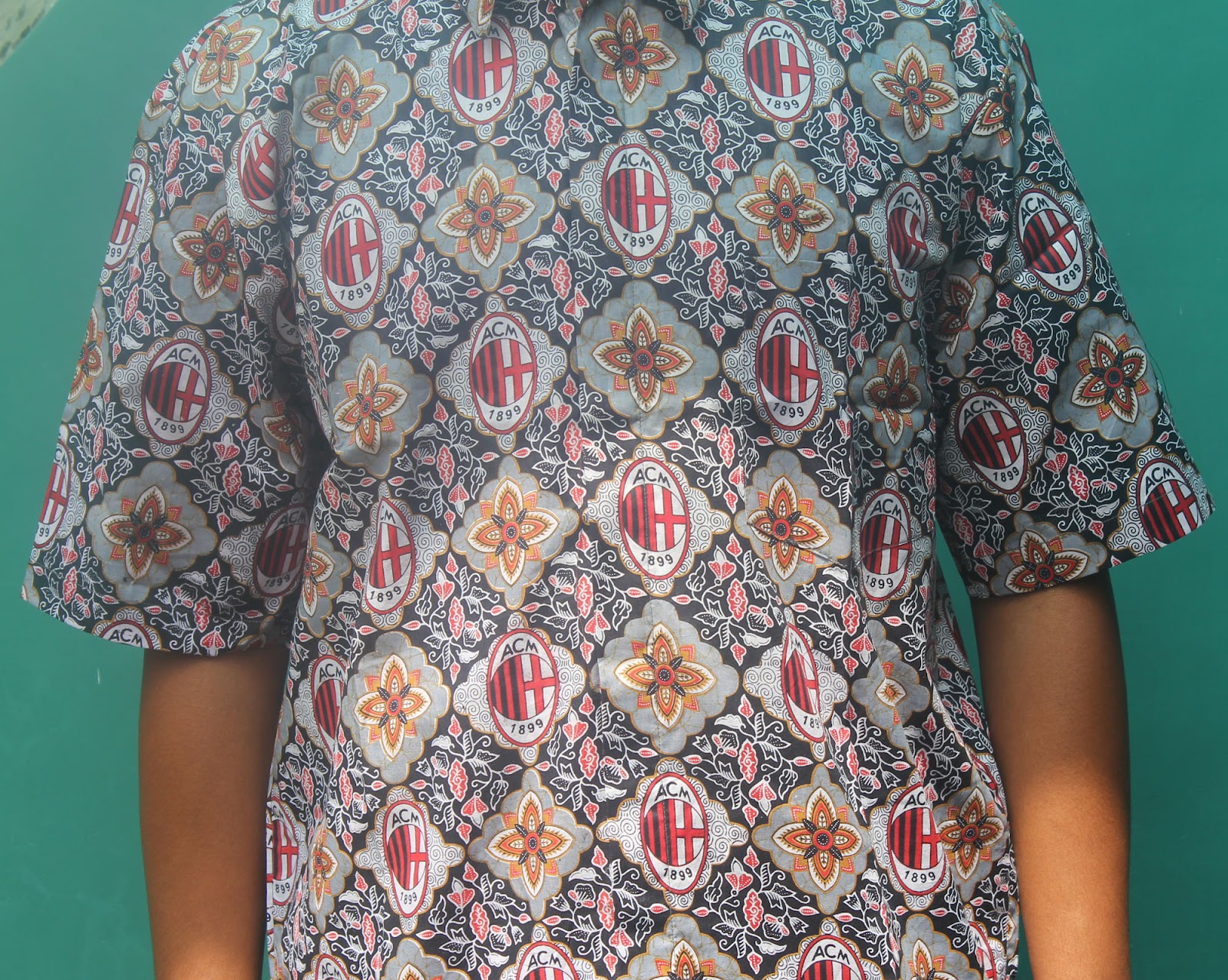 tatsbita collection: Baju batik AC Milan
