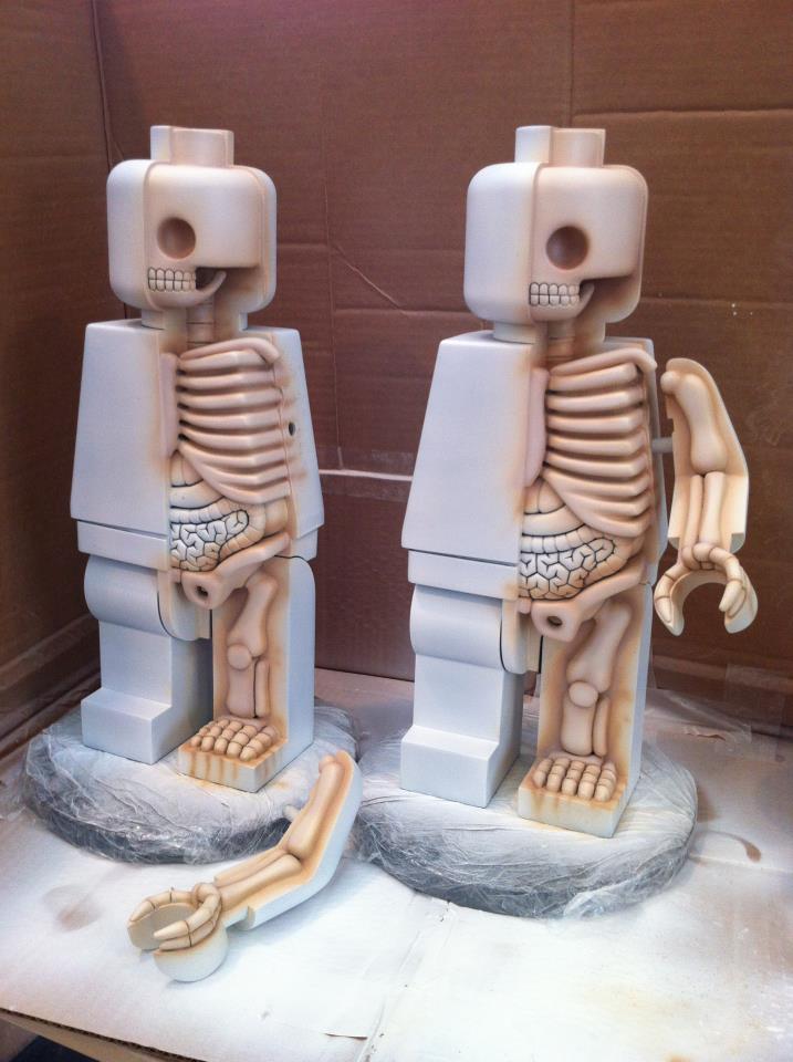 The Anatomy of a LEGO Man (95 Pics)
