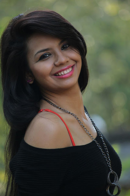 Azhagan Azhagi Tamil Movie Actresses Hot Stills - Tollywood Photo Spotlite