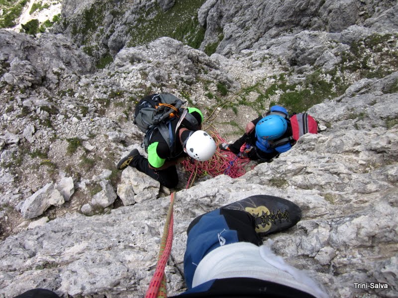 TRINI Y SALVA: Spigolo Alpini a la Pirámide del Col dei Bos, 2.400 m.