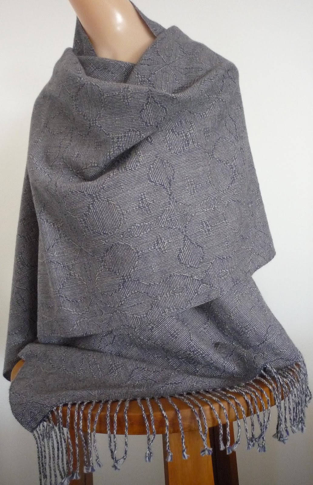 Dianne's Loom Talk: Shadow weave wrap