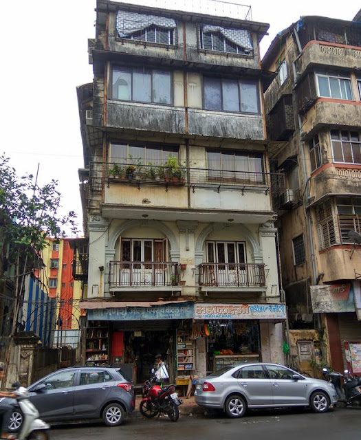 Mumbai Daily: Tiny building