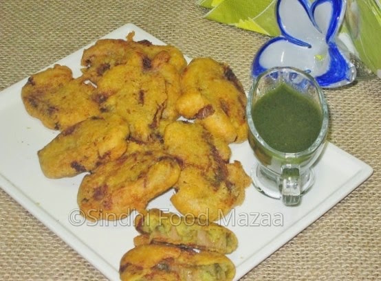 Sindhi Food Mazaa: BEEHA / BEA JA PAKORA ( Lotus Stem Fritters )