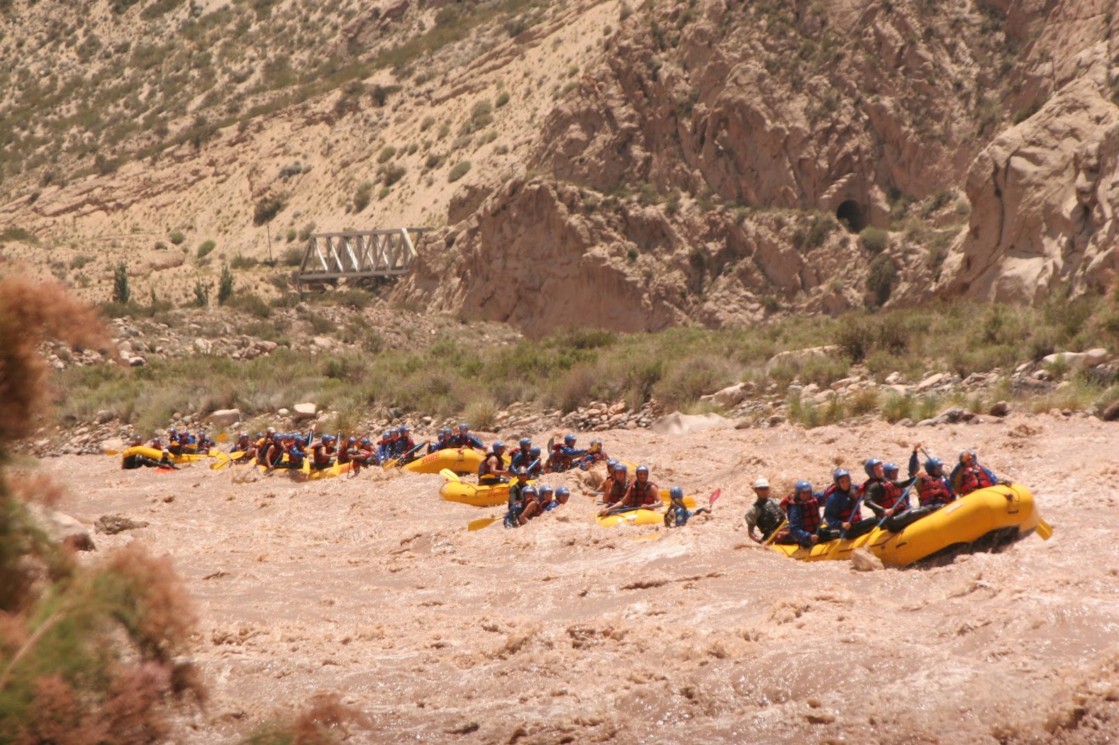 LOS RÍOS TRAEN EL AGUA DE LA VIDA: RÁPIDOS DEL RÍO MENDOZA