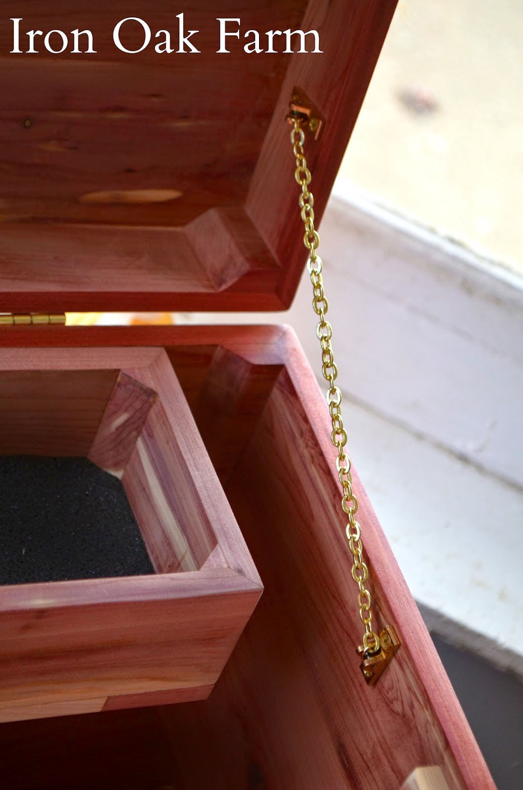 Iron Oak Farm: Cedar Yarn Box