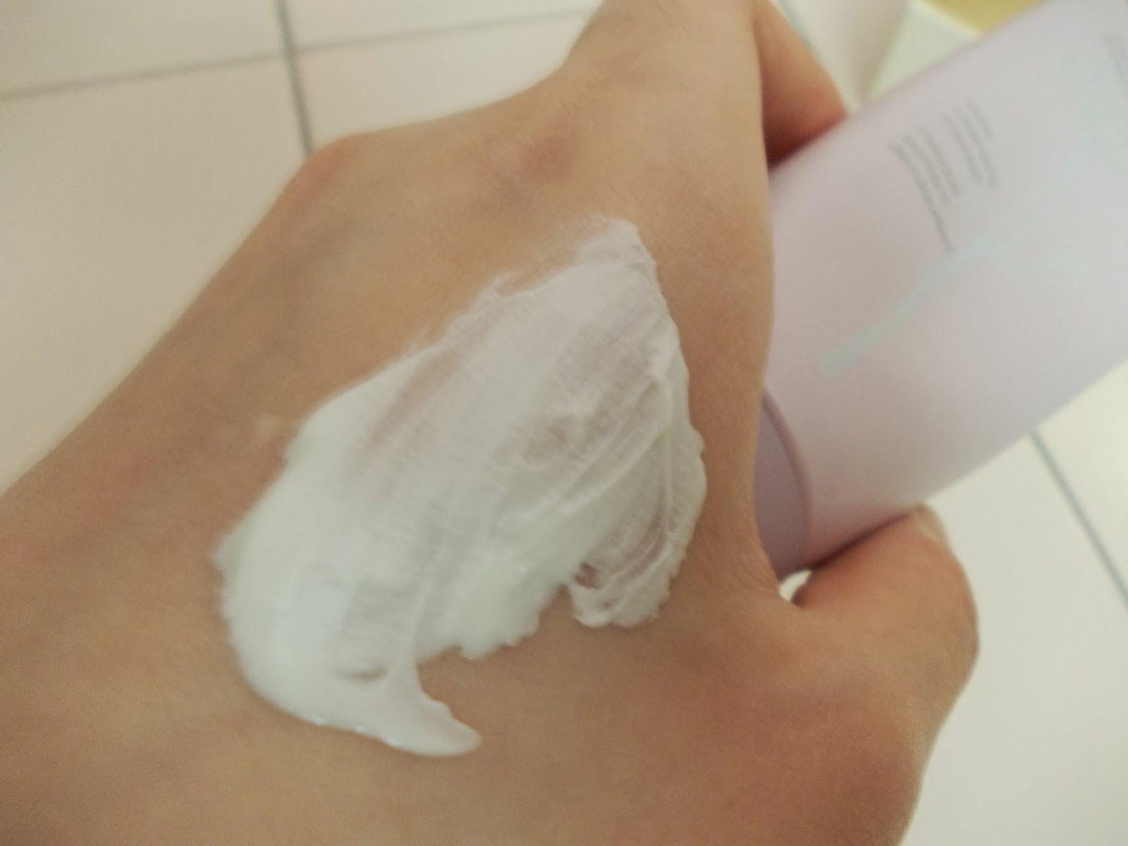 Jasmine's Reviews@BeASmartBeauty : ARTISTRY ESSENTIALS SKINCARE REVIEWS:)