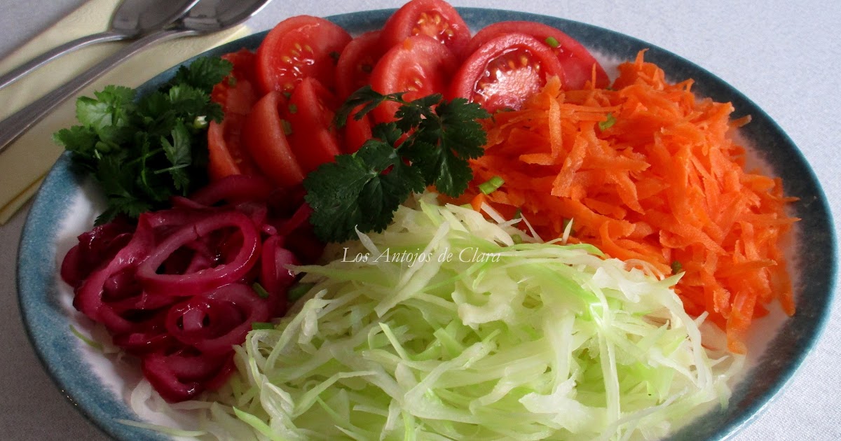 Los Antojos de Clara: Ensalada de repollo con zanahoria, tomate y ...