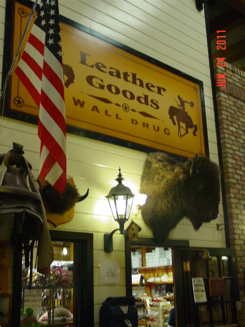 Holloway Moose Lodge: Wall Drug Store, The Badlands and a Corn Palace