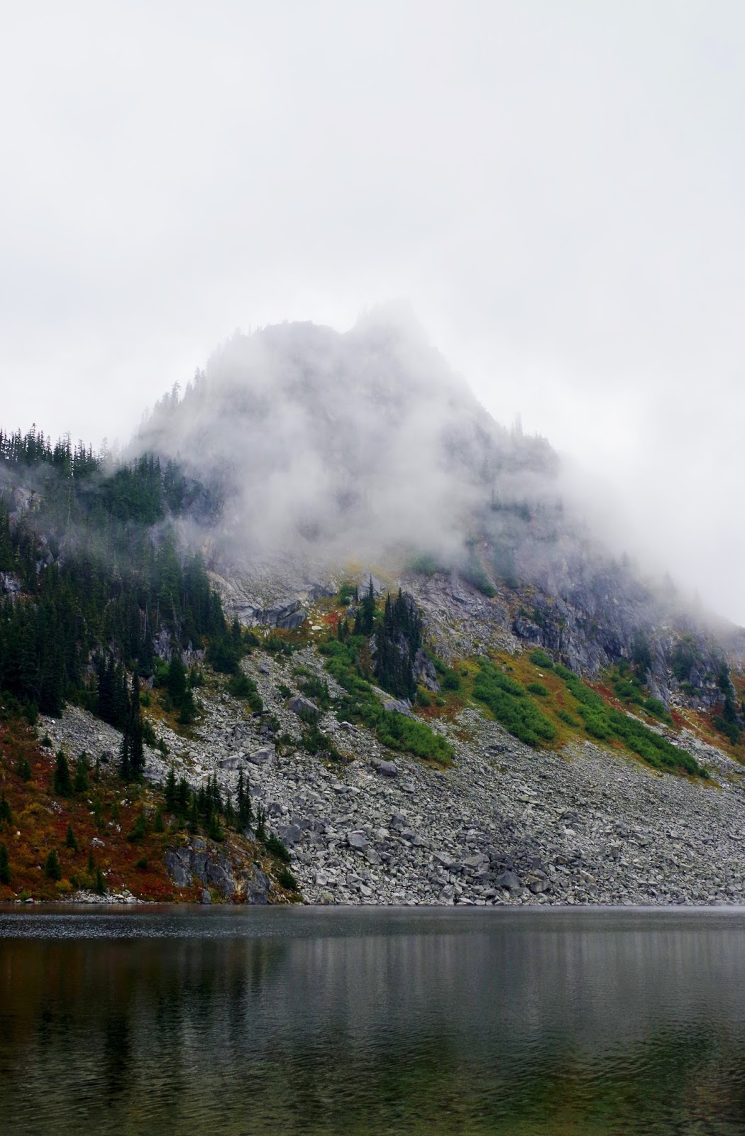Pacific Northwest Seasons: Lake Valhalla Hike: Late Season Push on the PCT