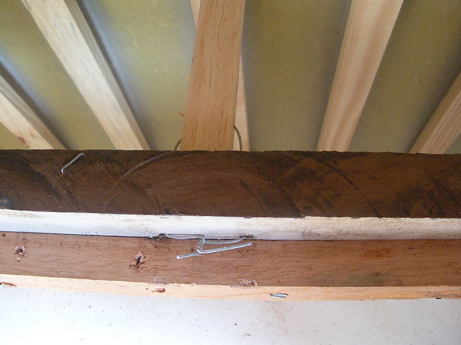 Refazendo Minha Casa: Consertando a Base da Cama (a cama quebrou)